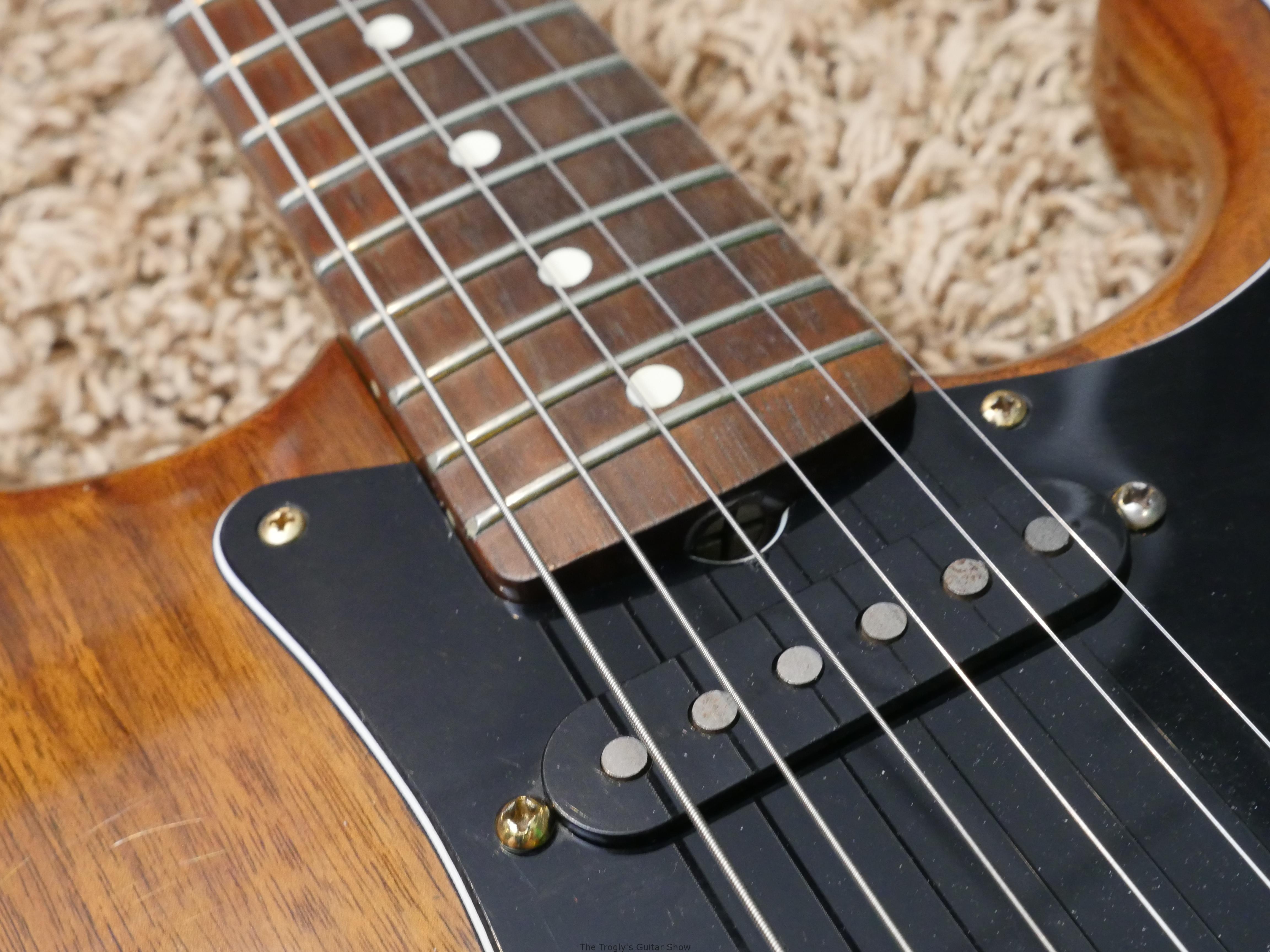 1982 Fender “The Strat” Walnut – The Trogly's Guitar Show
